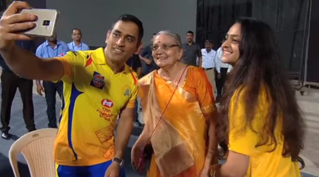 IPL 2019: WATCH- MS Dhoni meets his one of the oldest fans who waited ...